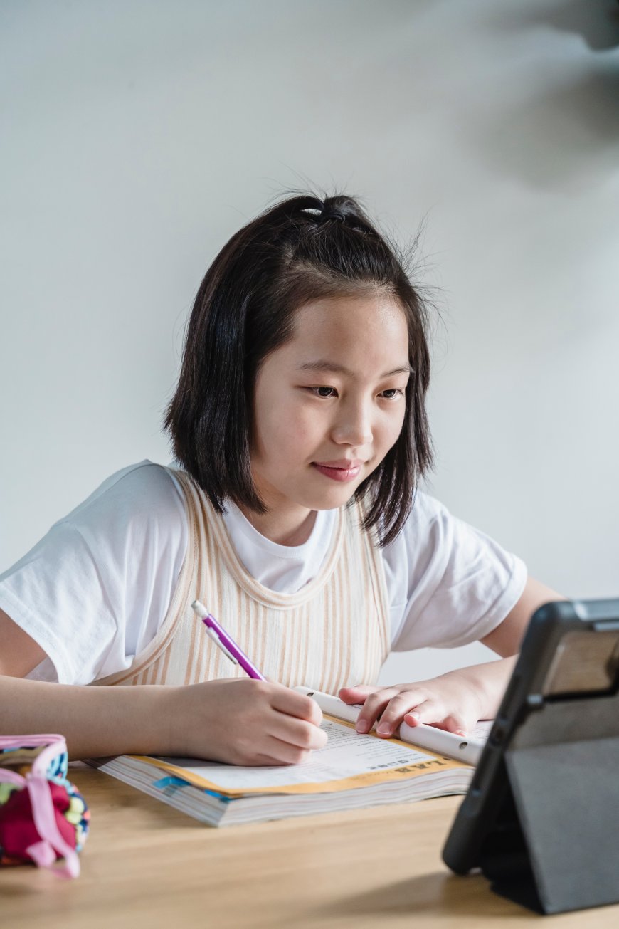 Pendidikan Ideal Di Era Digital Untuk Generasi Milenial Sahabat Guru